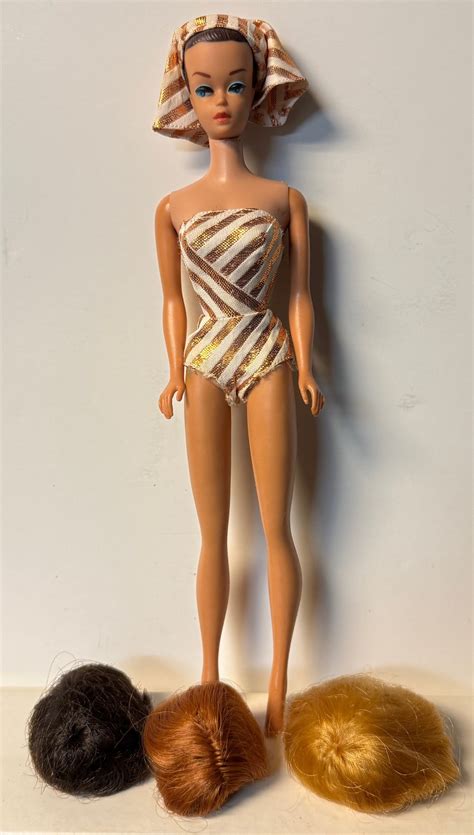 870 Vintage Fashion Queen Barbie With Three Wigs In Original Swimsuit