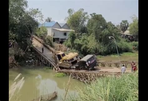 «ស្ពានដែកបេឡេនៅស្រុកស្អាងបាក់ស្រុត ដោយសាររថយន្តធុនធ្ងន់ដឹកគ្រឿងចក្រ សុីសុីថាមស៍