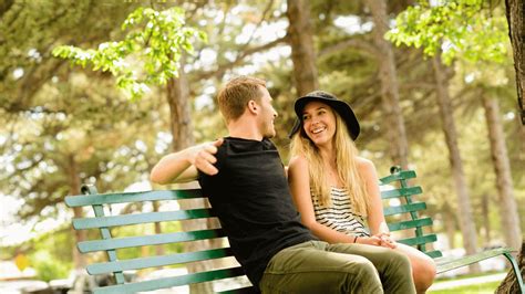 11 Tiny Gestures That Speak Loudly When Someone Truly Adores You