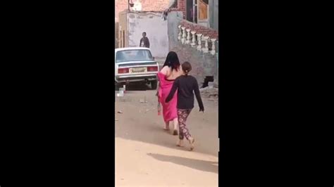 فضيحة فتاة عاريه في الشارع المصري Youtube