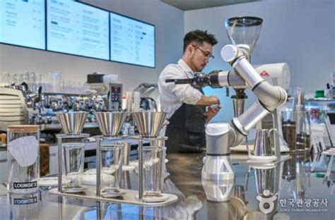 더쿠 로봇 바리스타가 내리는 커피서울 이색 카페 3