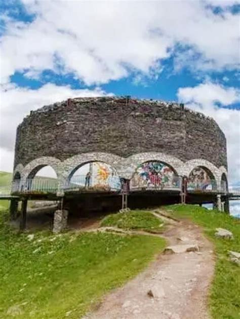 จอร์เจีย ไข่มุกแห่งเทือกเขาคอเคซัส 5 สองอนุสรณ์สถานแห่งคอเคซัส Gotoknow