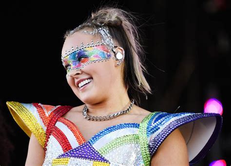 Jojo Siwa Shares Unconventional Plan To Have Triplets With 3 Separate