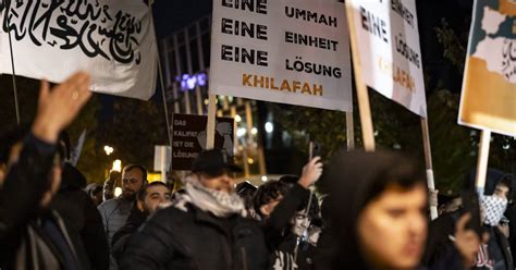 Pro Palästina Demo Nrw Islamistische Banner Kalifat Aufrufe Und