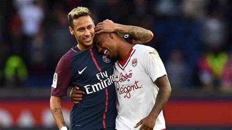 El Día Que Malcom Se Llevó A Neymar Para Hacerse Un Selfie