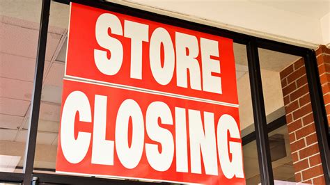 Famous Bookstore Chain With 600 Locations Closing Store Doors For Good