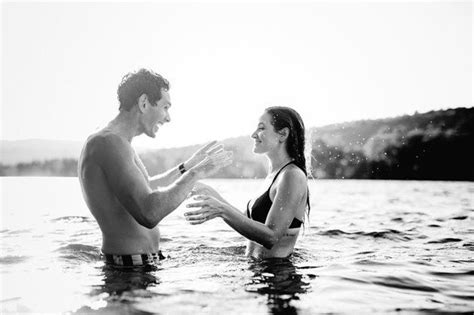 20 Times Couples Showed Their True Selves In Their Engagement Pics