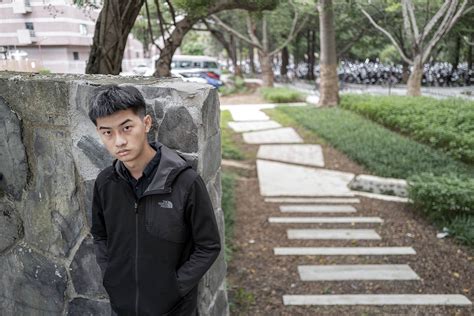 「大人」說18歲太年輕、不成熟？台灣青年不想被保護，想要有公民權｜2022台灣九合一選舉｜深度｜台灣｜端傳媒 Initium Media