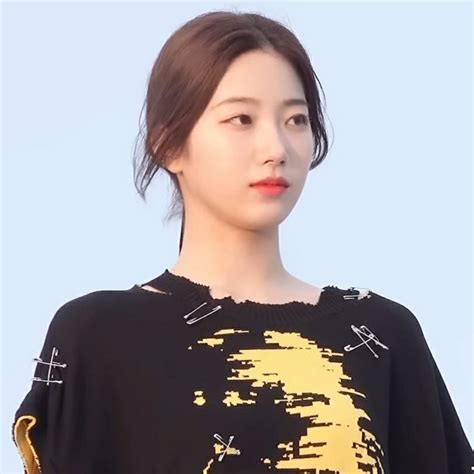 𝐁𝐔𝐁𝐁𝐋𝐄𝐁𝐀𝐁𝐈𝐄 Kpop Icon