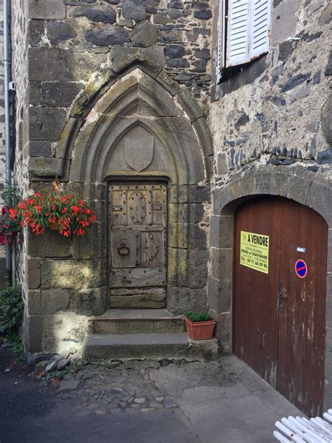 Salers Travel Guide: Best of Salers, Auvergne-Rhône-Alpes Travel 2024 ...