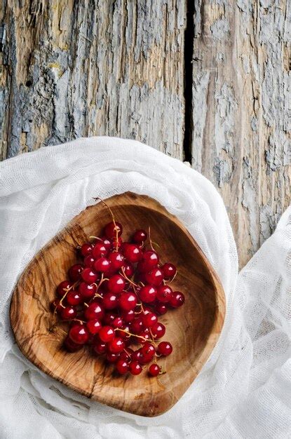 Premium Photo Red Currant