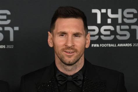 ميسي يتوج بجائزة أفضل لاعب في العالم بحفل ذا بيست بوابة الأهرام