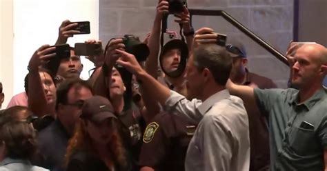 Beto Orourke Confronts Gov Abbott Over Texas Elementary School Shooting