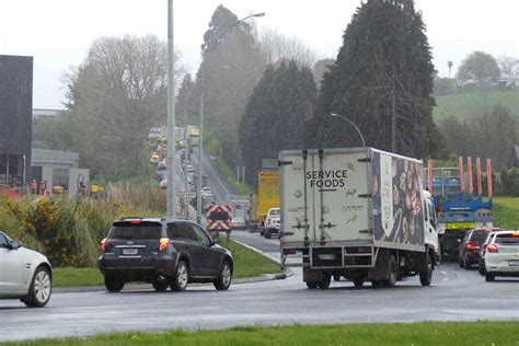 Sunlive Five Injured In Tauriko Crash The Bays News First