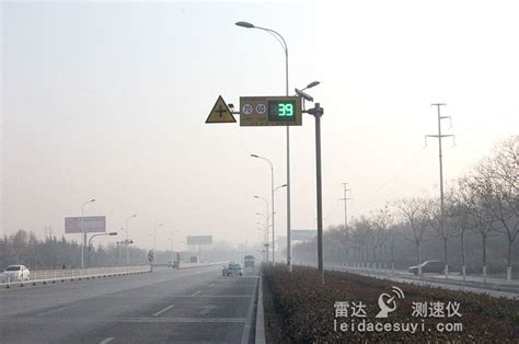 城市道路横杆安装雷达测速屏 杭州来涞科技测速仪厂家 专业雷达测速仪供应商