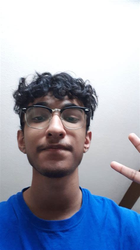 [14 m] how attractive am i from a scale of 1 10 be honest guys scrolller