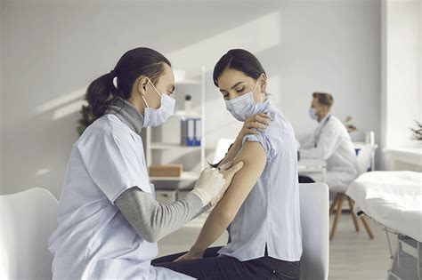 Campagna Vaccinale Anti Covid Coinvolgere Le Farmacie Come