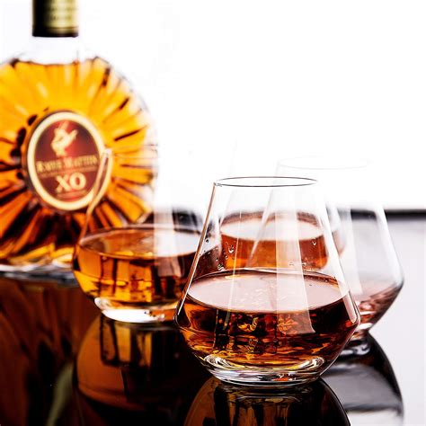 China Clear Crystal Tulip Shaped Whiskey Tasting Snifter Tumbler