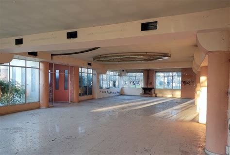 Ο ΔΗΜΟΣ ΤΥΡΝΑΒΟΥ ΚΑΘΑΡΙΣΕ ΕΓΚΑΤΑΛΕΛΕΙΜΜΕΝΑ ΔΗΜΟΤΙΚΑ ΚΤΙΡΙΑ ΣΕ ΤΥΡΝΑΒΟ
