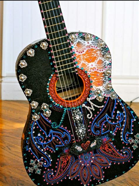 Mejores 26 imágenes de GUITARRAS DECORADAS en Pinterest Instrumentos musicales Arte de la