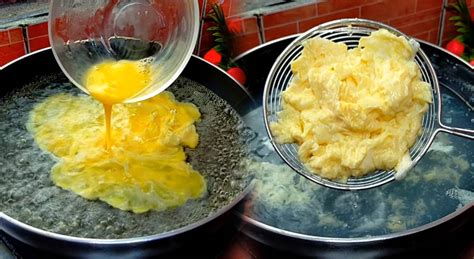 Egg On Boiling Water Recipe ফুটন্ত জলে ডিম দিয়ে এভাবে করুন রান্না