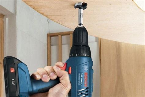 Chọn máy khoan pin theo công suất có đúng không