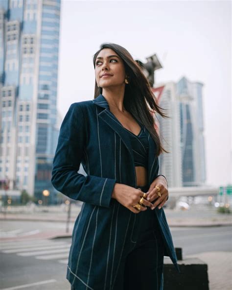 17 Mrunal Thakur Hot New Pics Sexy Mrunal Thakur Just For Movie Freaks