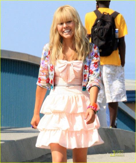 Miley Cyrus What A Fake Photo 1280731 Photos Just Jared