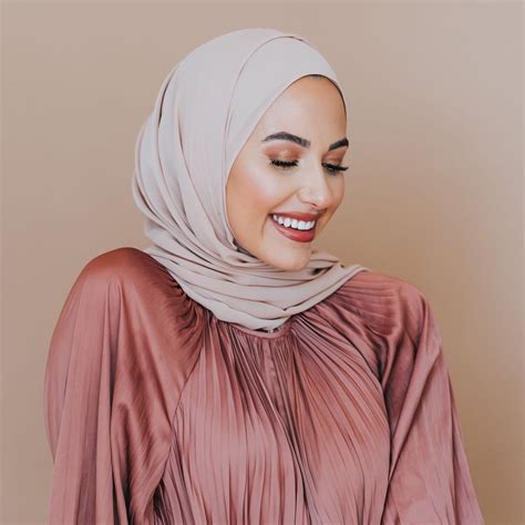 Top 60 Modest Fashion Influencers In 2025