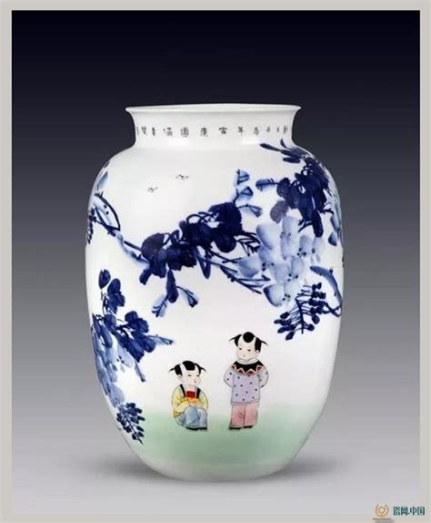 “设计未来 大师风范——中国陶瓷设计艺术大师35人作品展”在景德镇美术馆开幕