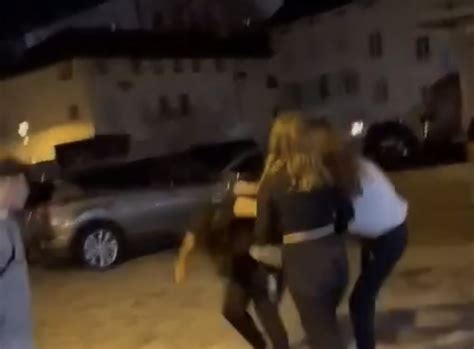 Gorizia Minorenne Aggredita In Un Parcheggio Da Due Coetanee Il