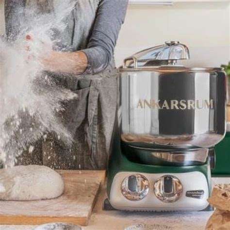 Svart Köksassistent Ankarsrum I En Matt Svart Färg