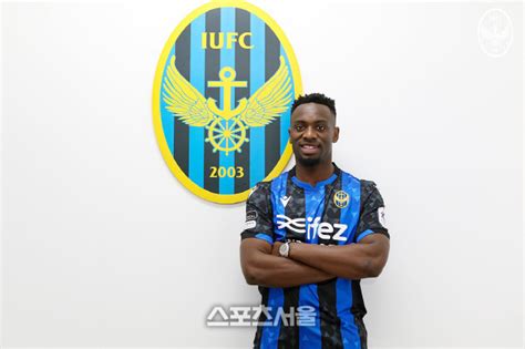 인천utd 토트넘 출신 공격수 음포쿠 영입 이명주와 호흡 기대