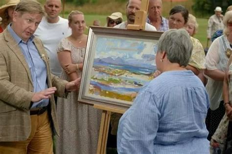 Antiques Roadshow Guest Told She Got Lucky After £25 Charity Shop