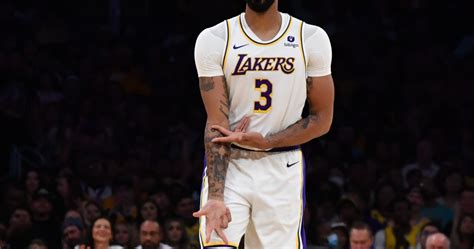 Anthony Davis Impresses Fans Despite Lakers Preseason Loss To Damian