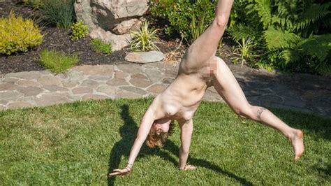 全裸で側転開脚して一回転する側方転回のヌード画像 性癖エロ画像 センギリ