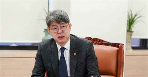 매경이 만난 사람 통계불신 극복나선 강신욱 17대 통계청장