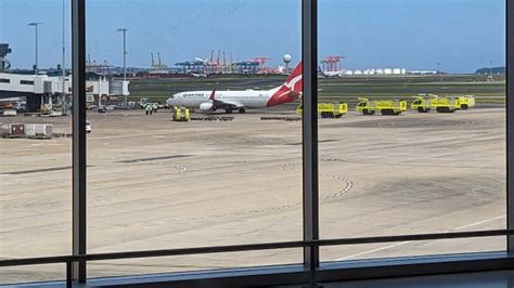Qantas Mayday Passengers Heard ‘bang Felt Plane ‘dip On Flight