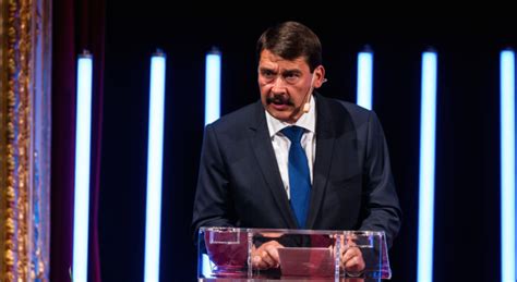 Унгарският президент подписа спорен закон Eu Новини Бг