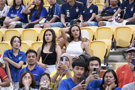 Madam Pang Cùng Dàn Sao Thái Lan ăn Mừng Tấm Vé Vào Chung Kết Aff Cup