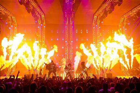 Pin By Pat On Kiss Heavy Metal Concert Epic