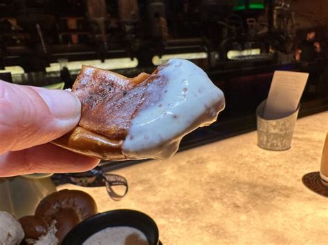 Review Star Wars Month Brings New Ginger Lime Soju Drink And More To Ogas Cantina At