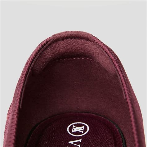 Stella Pointed Toe Kitten Sustainable Heels In Bordeaux Red Vivaia