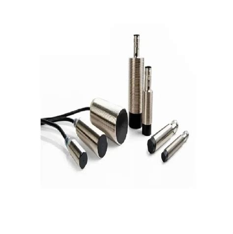 E E C S WC C M Omron Proximity Sensors At Piece Omron Proximity Sensor PNP In