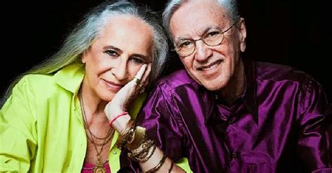Caetano e Bethânia anunciam show de turnê histórica em Curitiba
