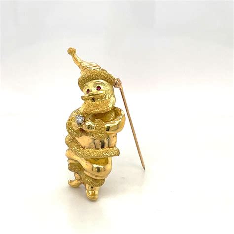 George Lederman 18kt Yellow Gold Diamond And Ruby Santa Claus Brooch At 1stdibs Hunoman