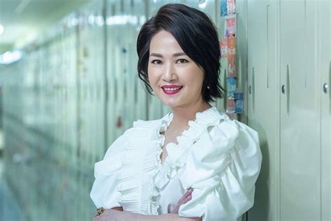 香港知名女星息影17年宣告复出！转行成餐厅老板，至今仍是单身