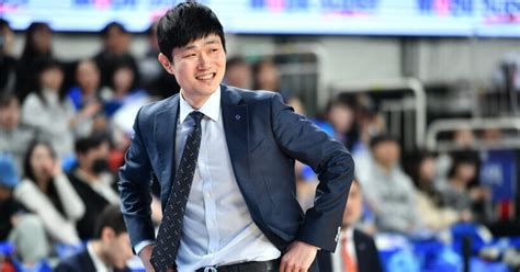 ‘홈 4연승 강혁 감독대행 신승민 3점슛 던질 때 느낌 좋았다”