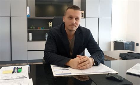 Almin Suljić Direktor Najvećeg Uvoznika U Bih Poslujemo S Više Od 400 Firmi Vrijednost Izvoza