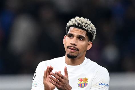 منچستریونایتد رقیب بایرن مونیخ در راه جذب رونالد آرائوخو طرفداری